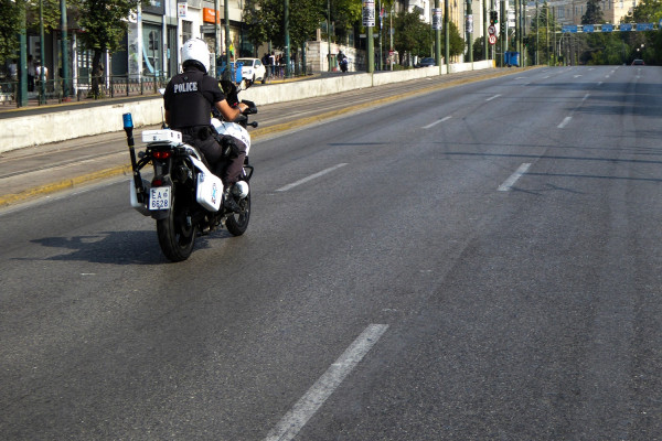 Αντιπολεμικό συλλαλητήριο στο Σύνταγμα – Πορεία στην Αμερικανική ...