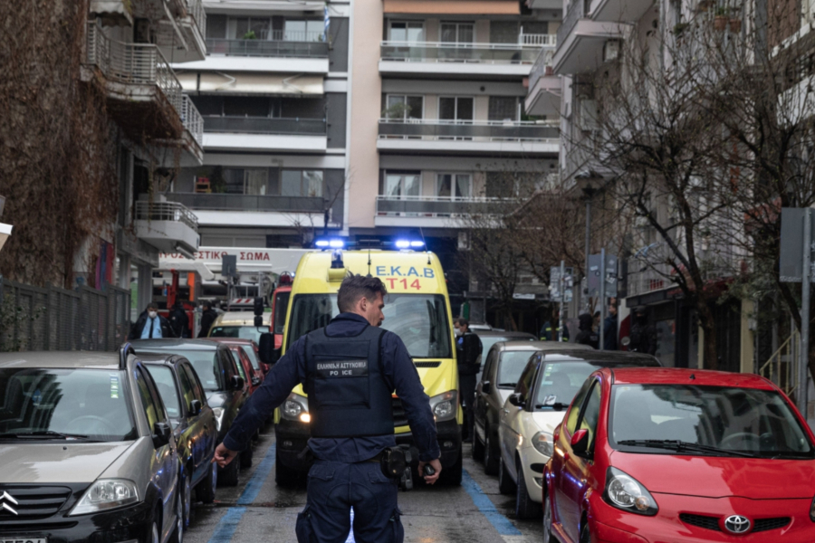 Ελευσίνα: 44χρονη τραυμάτισε θανάσιμα τη μητέρα της την ώρα που ...