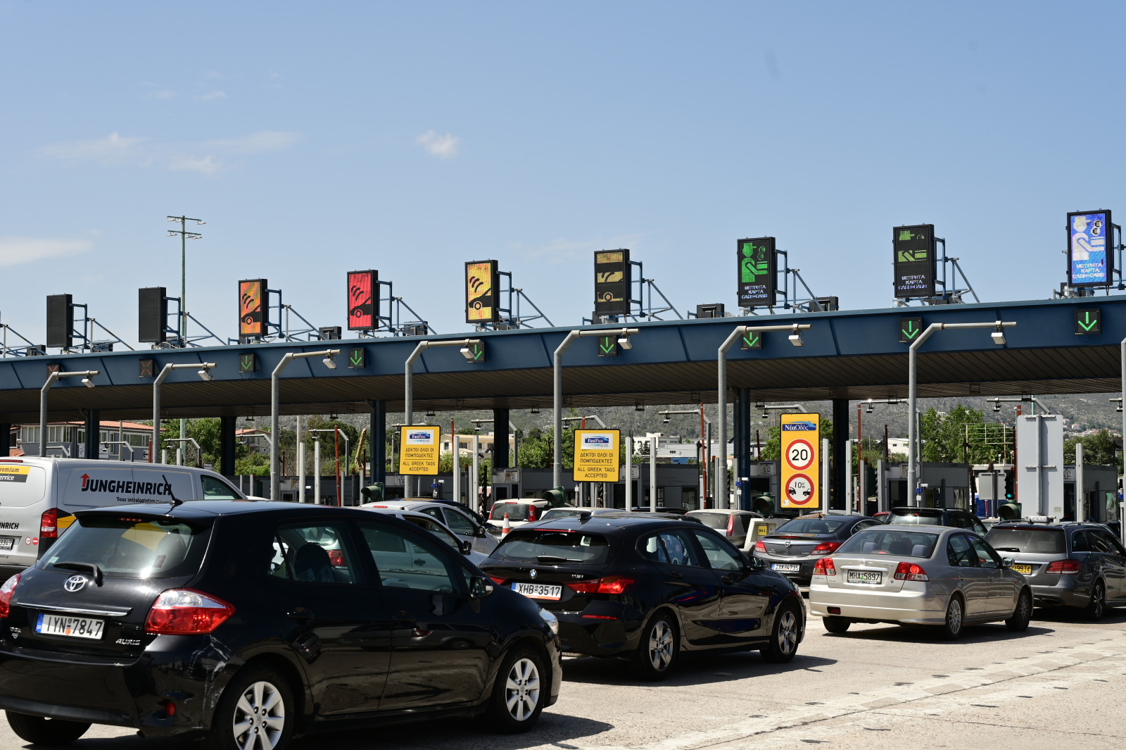 Τι σημαίνουν οι πινακίδες κυκλοφορίας στο αυτοκίνητό σου - Dnews