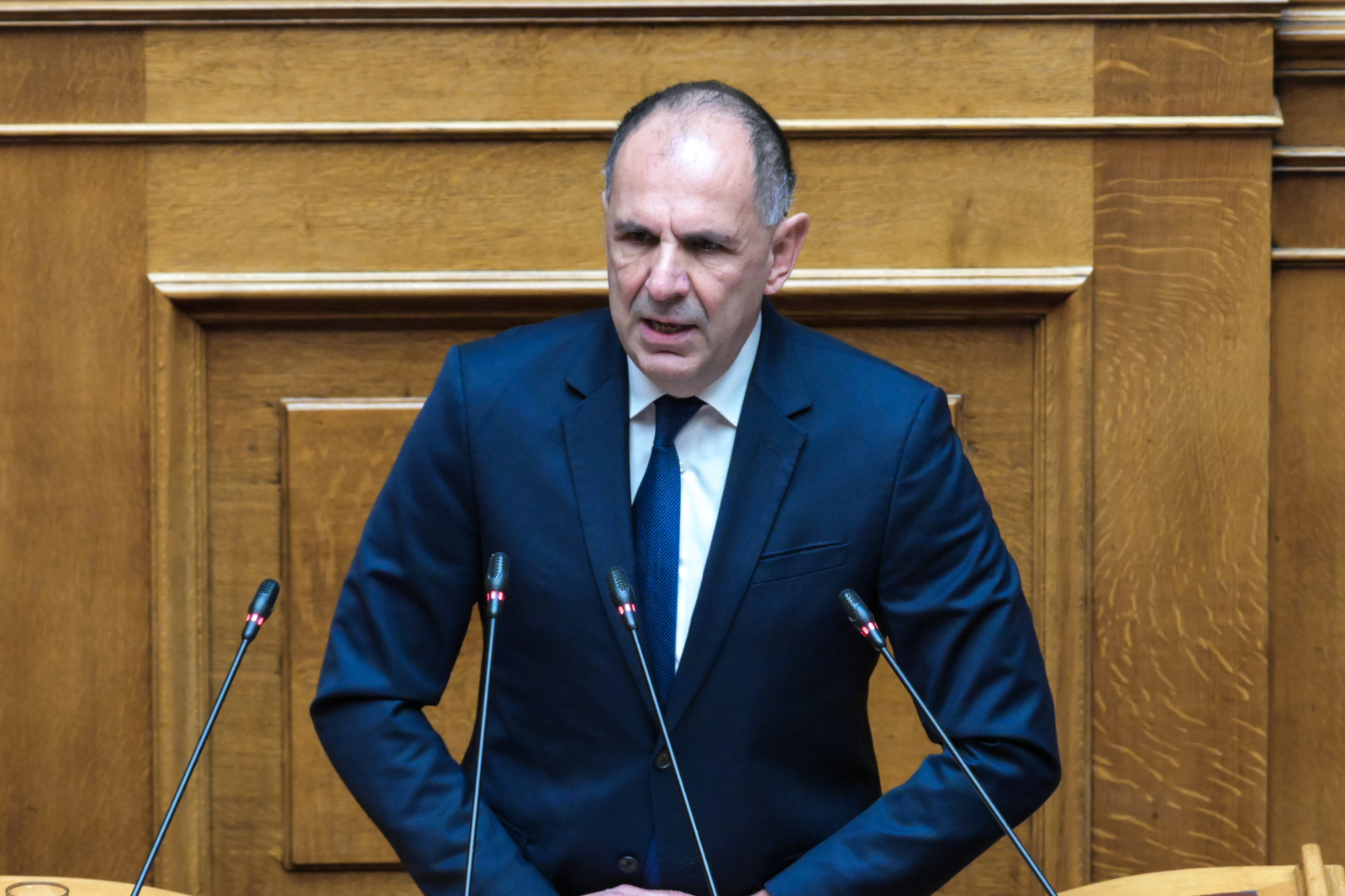 Το «δικαίωμα της σιωπής» από Γεραπετρίτη - Dnews